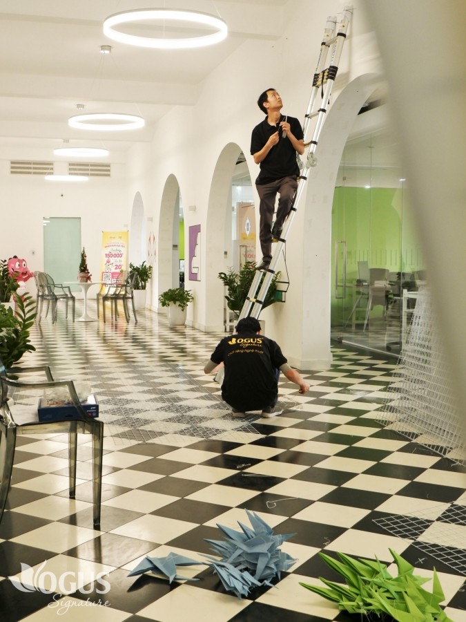 HÀNG TRĂM CON ÉN KHỔNG LỒ MANG KHÔNG KHÍ XUÂN VỀ BKHUP CO-WORKING SPACE ...